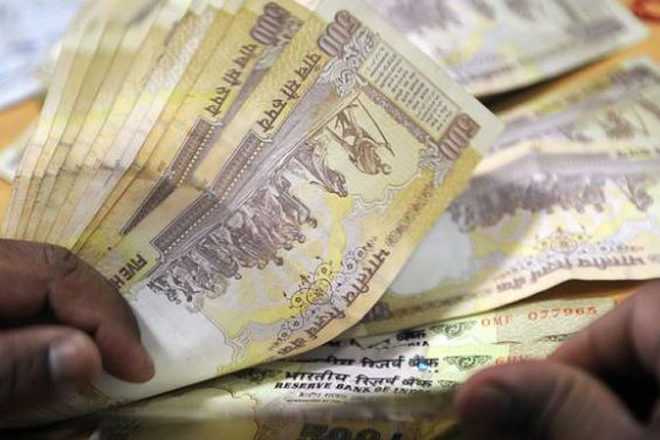 Demonetisation: Cash-hoarders still looking to change old Rs 500, Rs ...