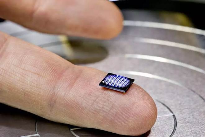 Scientists develop world’s smallest computer device that measures just ...