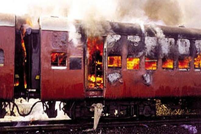 Railway Board sounds safety alert! 15 cases of fire reported in trains ...