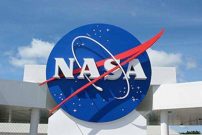 NASA photographs Mars InSight lander from space - Science News | The ...
