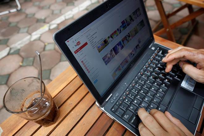 Is free internet access a basic human right? Here’s what a scientific ...