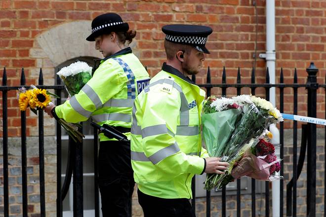 Reading knife attack: Three people killed, UK Police call stabbing ...