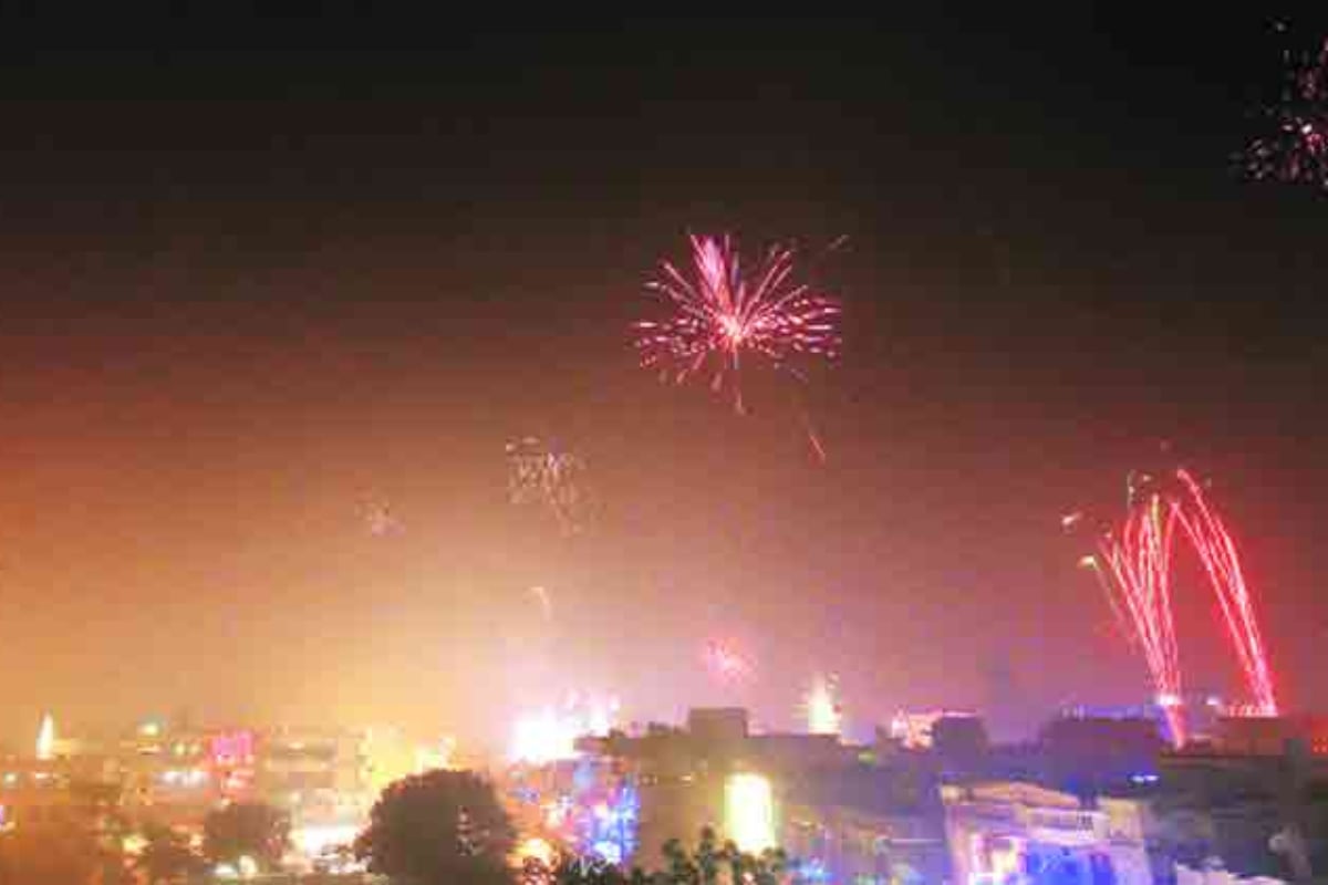 Attention Delhi-NCR! Officials predict ‘severe’ air quality on Diwali ...