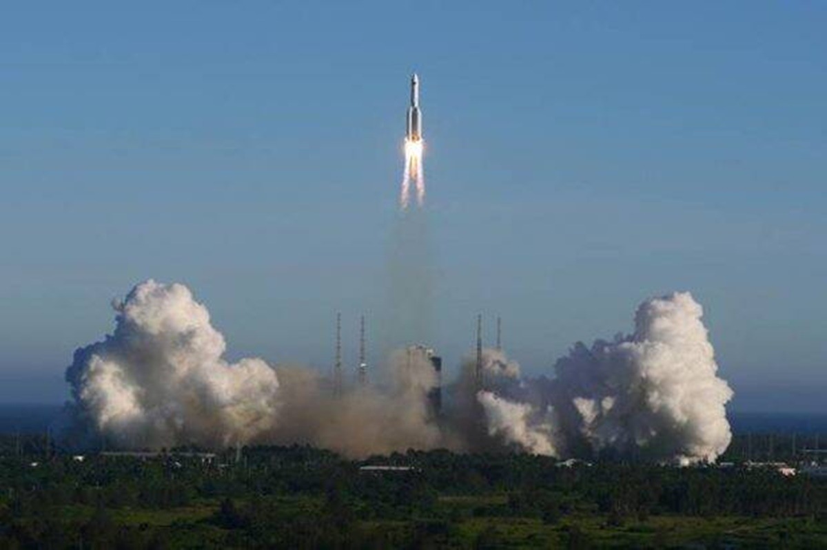 US tracking out-of-control wreckage of Chinese rocket falling back to ...