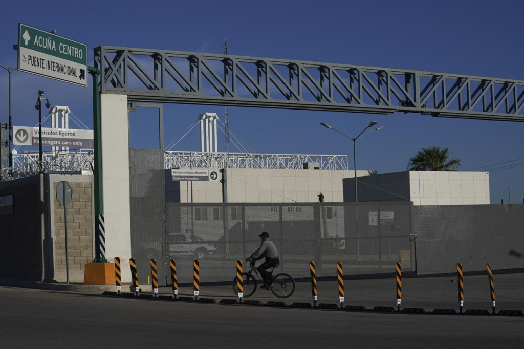 US to reopen land borders in November for fully vaccinated - Life News ...