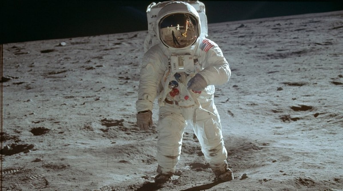 Big money! Microscopic moon dust from Apollo 11 mission sells for half ...