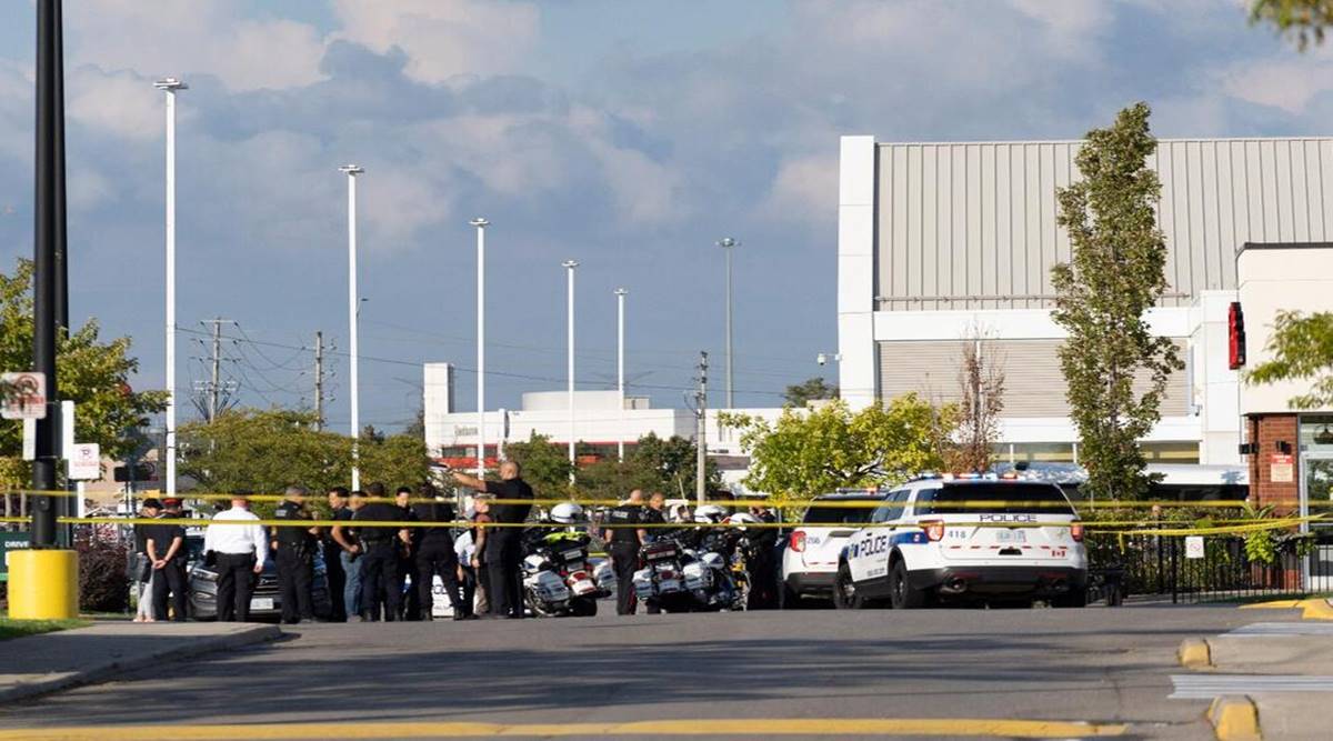 Toronto shooting: Man kills cop, 1 other before being killed by police ...