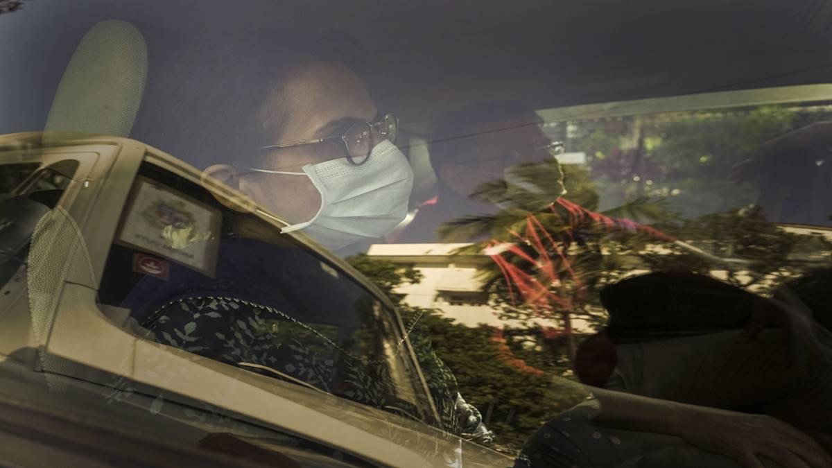 Chanda Kochhar, husband in CBI custody till Monday - Banking & Finance ...