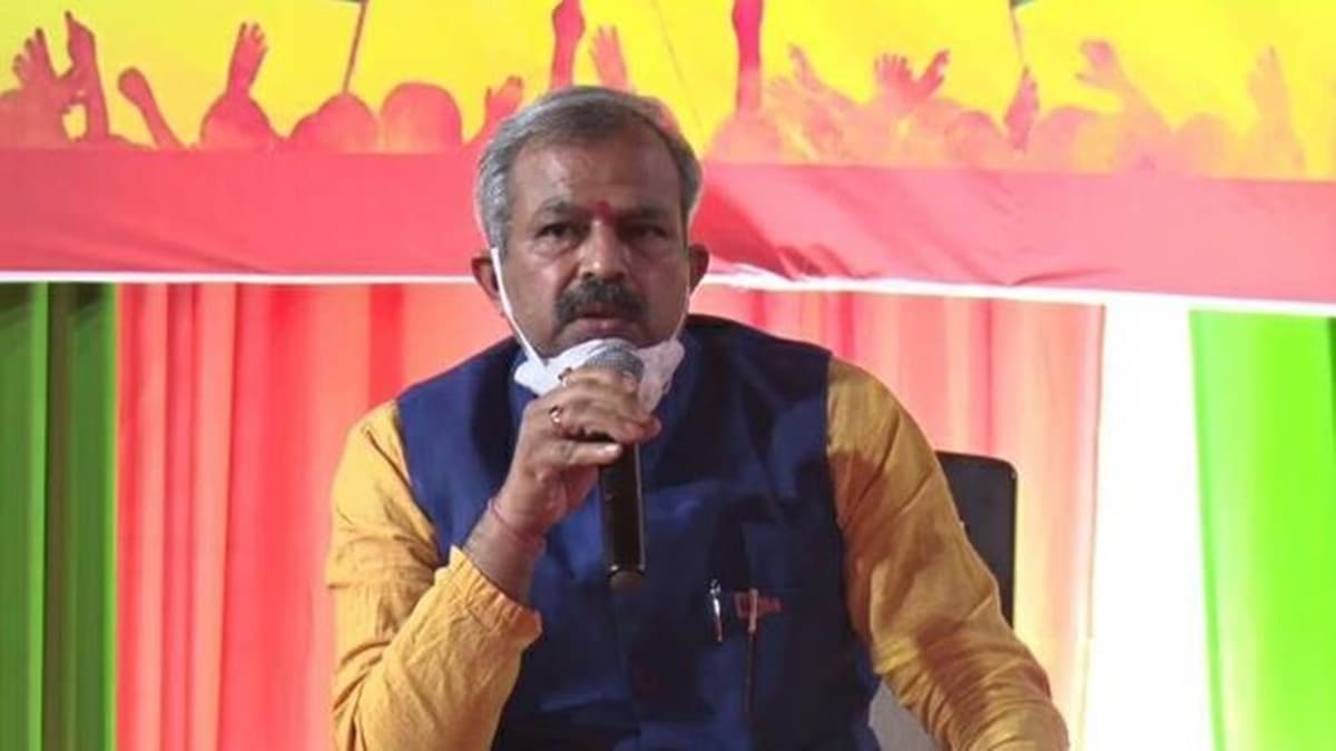 MCD polls fallout: Delhi BJP chief Adesh Gupta resigns, Virendra ...