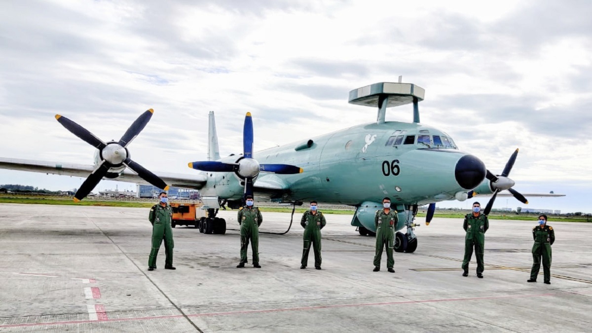 Last of Indian Navy’s Winged Stallions, the IL-38 SD to fly one last ...