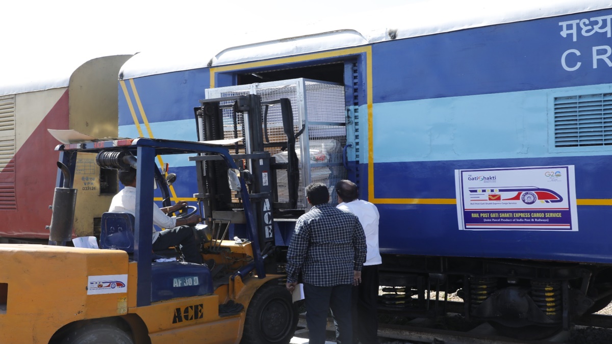 Rail Post Gati Shakti Express Cargo Service: South Central Railway ...