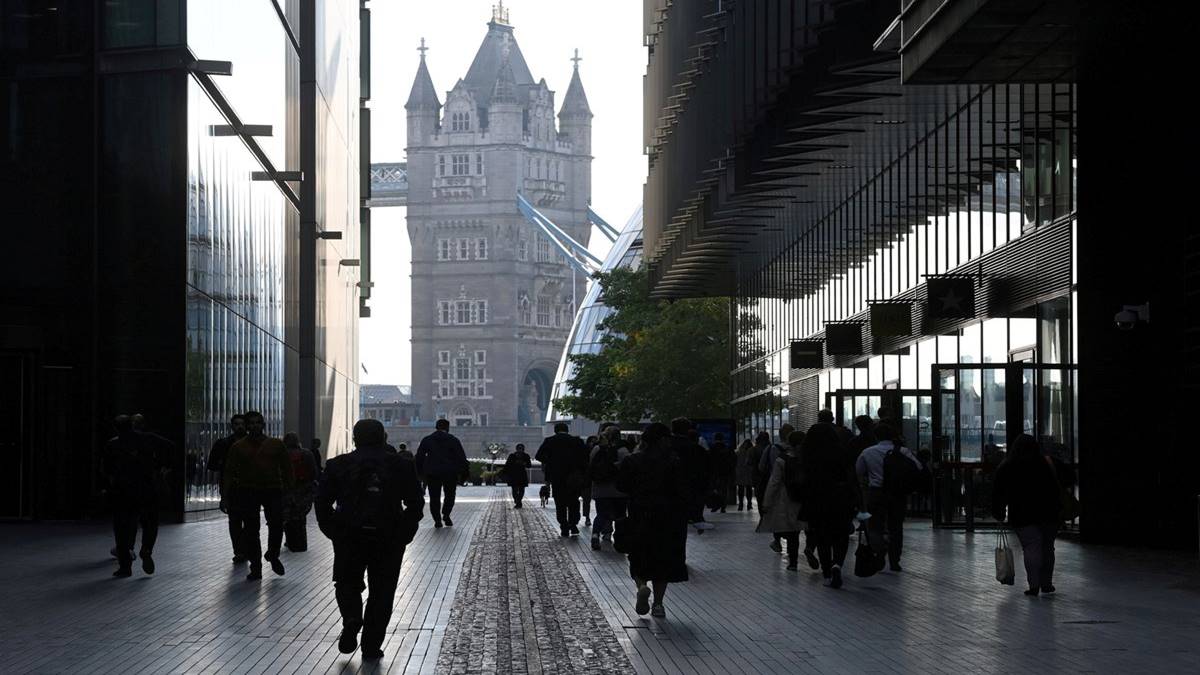UK economy stagnates during final three months of 2022 - Economy News ...