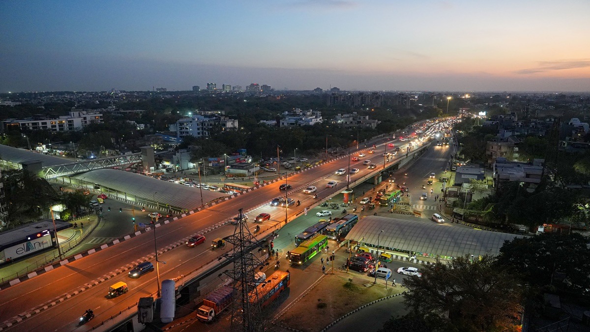 Delhi’s Ashram Flyover Extension is a vision at night! Check out these ...
