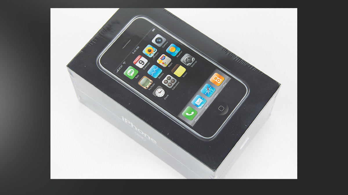 Apple iPhone factory-sealed unit sells for about 45.5 lakh in auction ...