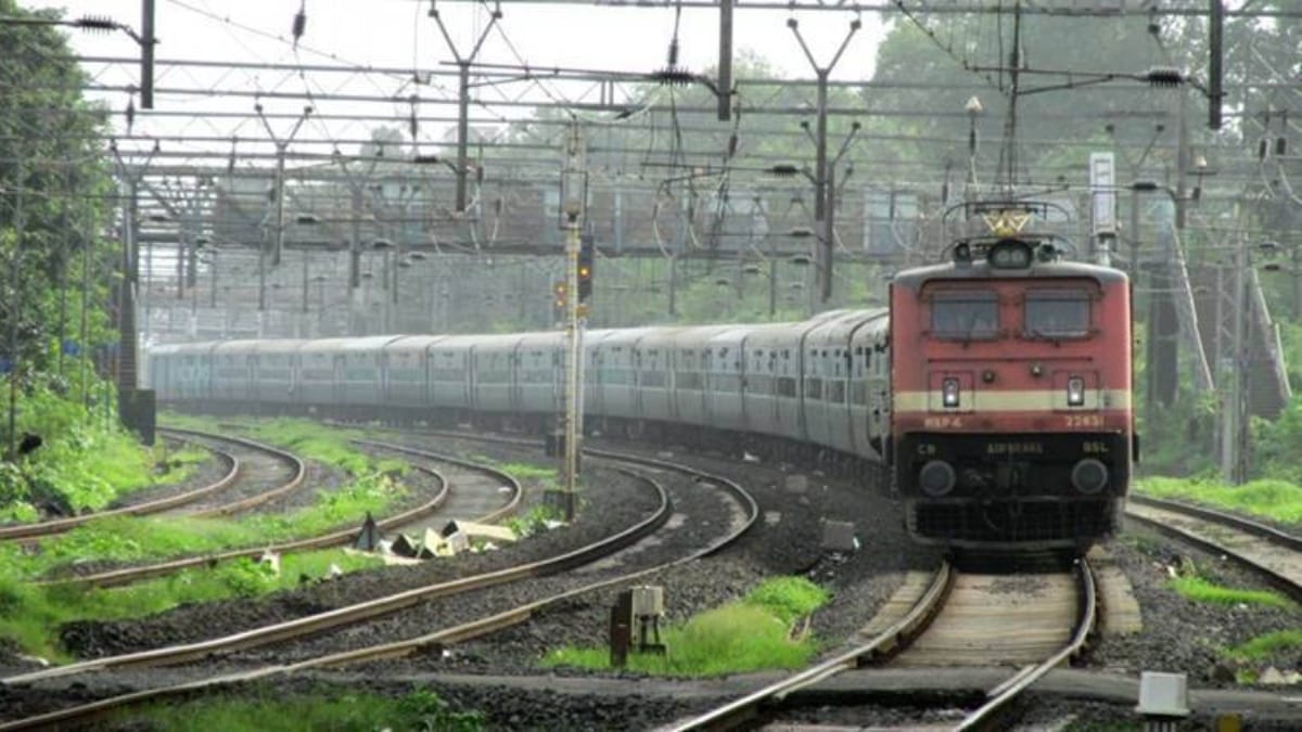 Indian Railways chugs off to zero carbon emission, 37,011 route ...