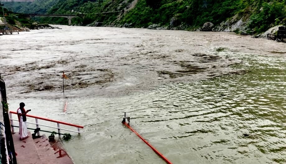 Uttarakhand on alert as Ganga breaches danger mark, more showers in ...