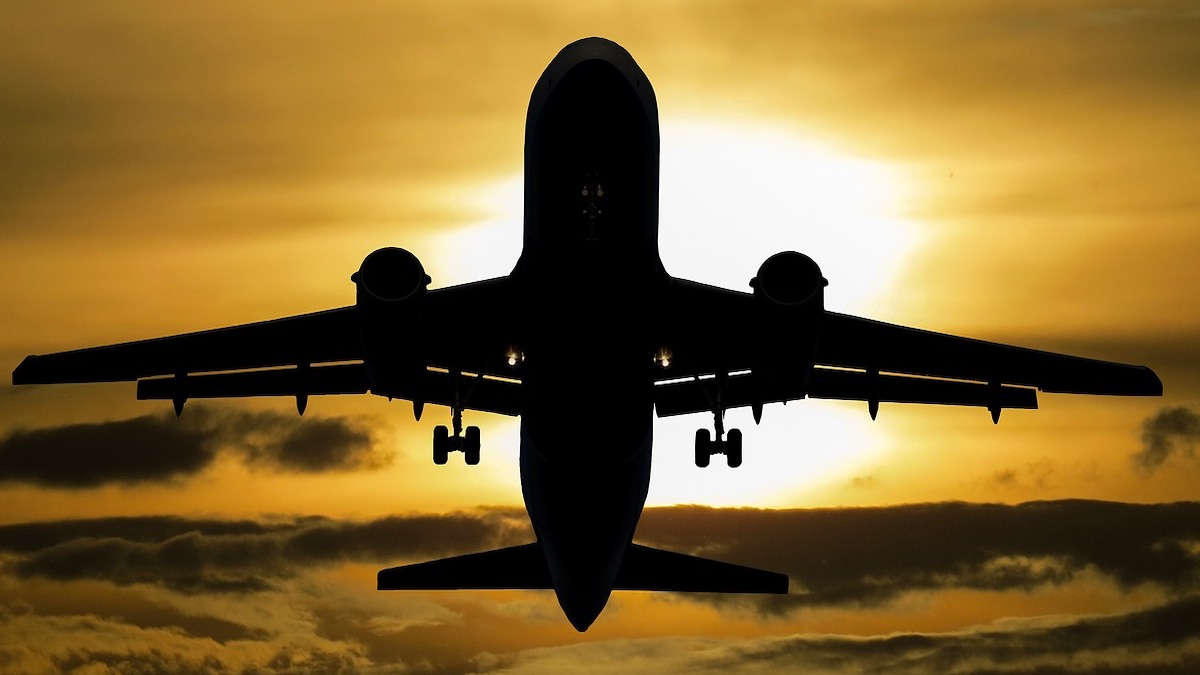 Flight Booking: Axis Bank Credit Card to offer zero convenience fee ...