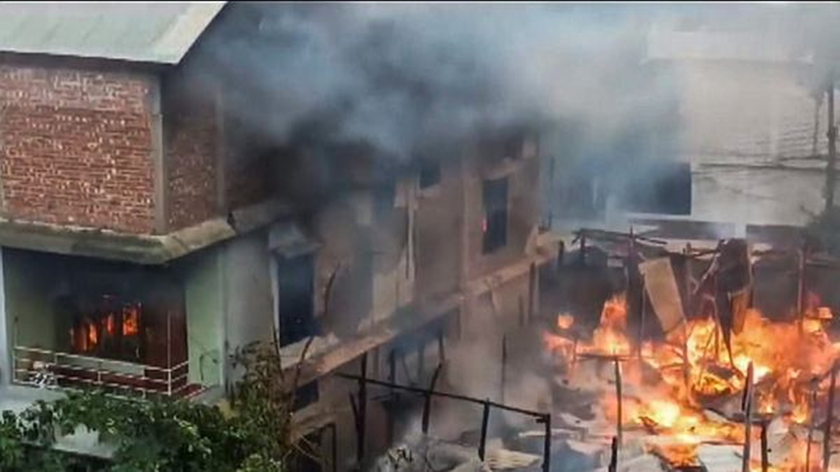 Manipur violence: Three houses set on fire, weapons snatched from ...