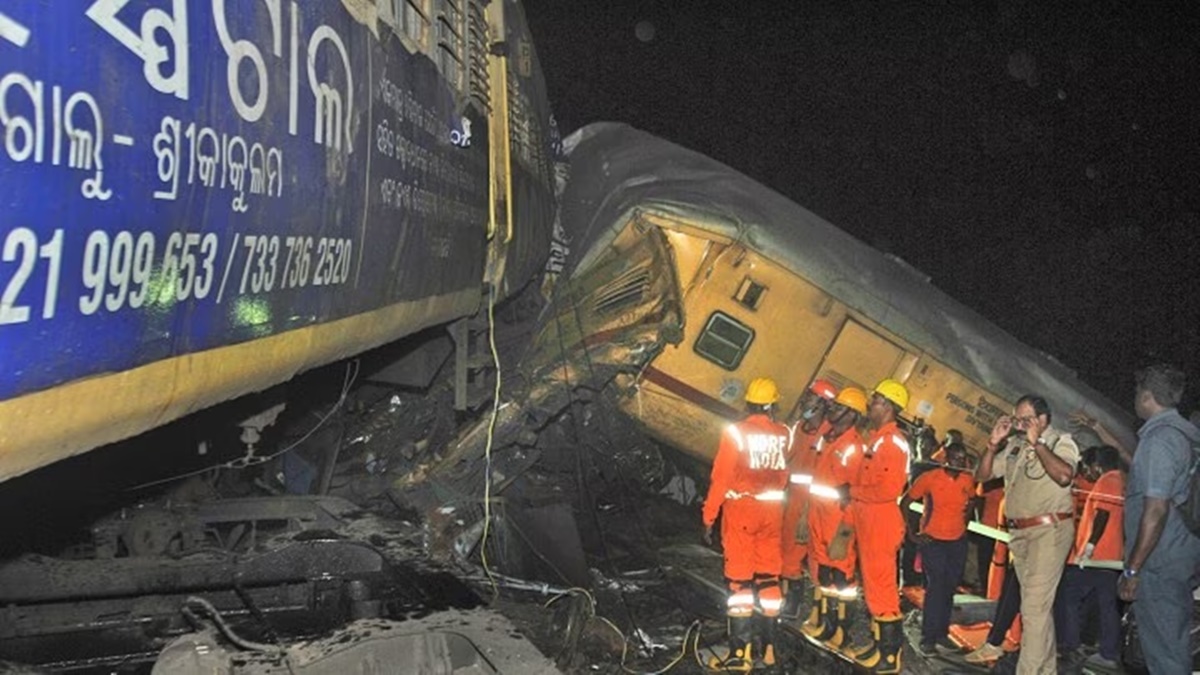 Andhra train accident: 14 dead, over 50 injured in collision, rescue ...