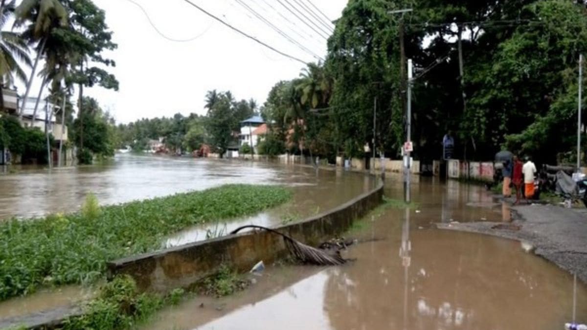 Kerala rains: Thiruvananthapuram flooded, orange alert issued in 4 ...