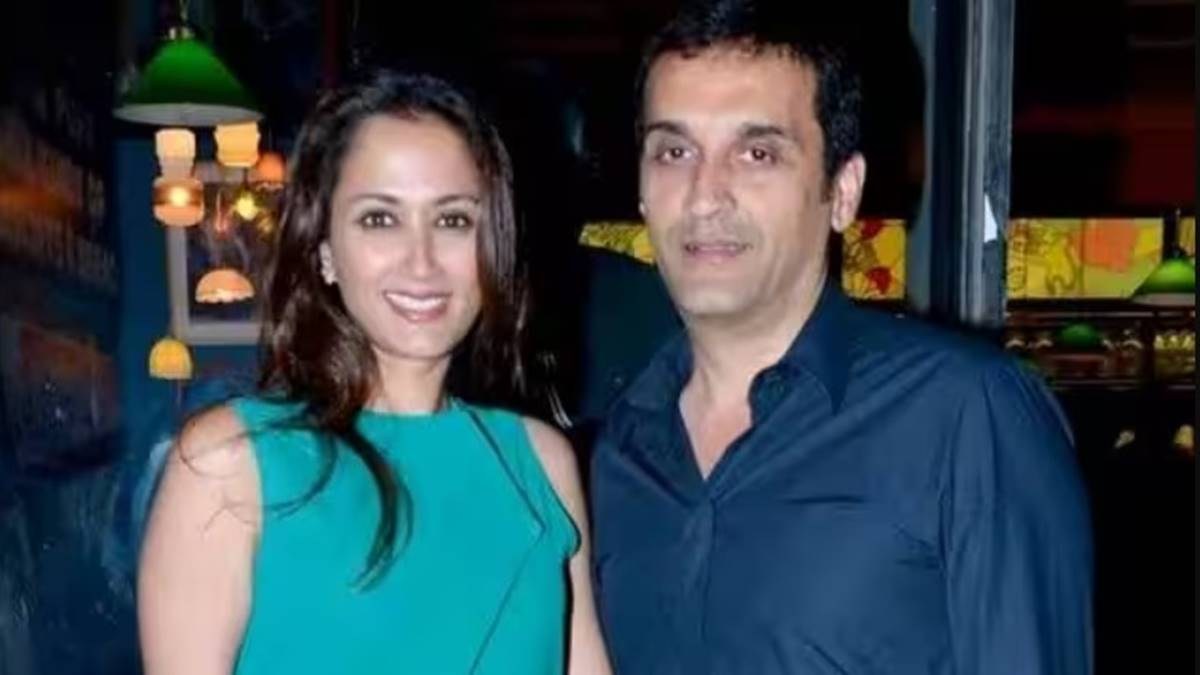 Swades actor Gayatri Joshi and her husband Vikas escape a deadly car ...