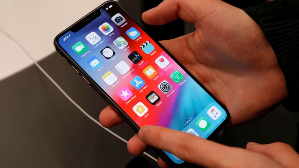 iPhone suffering from mysterious shut down issue, claim several users ...