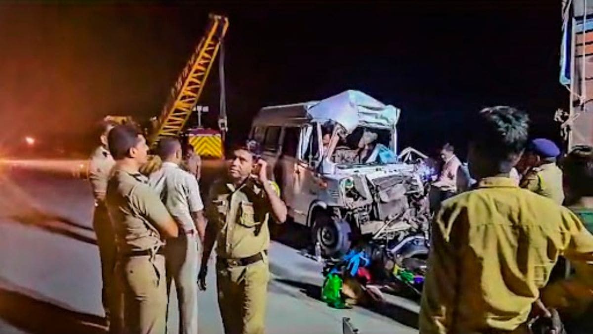 Maharashtra: 12 killed, 23 injured as mini-bus hits truck on Samruddhi ...