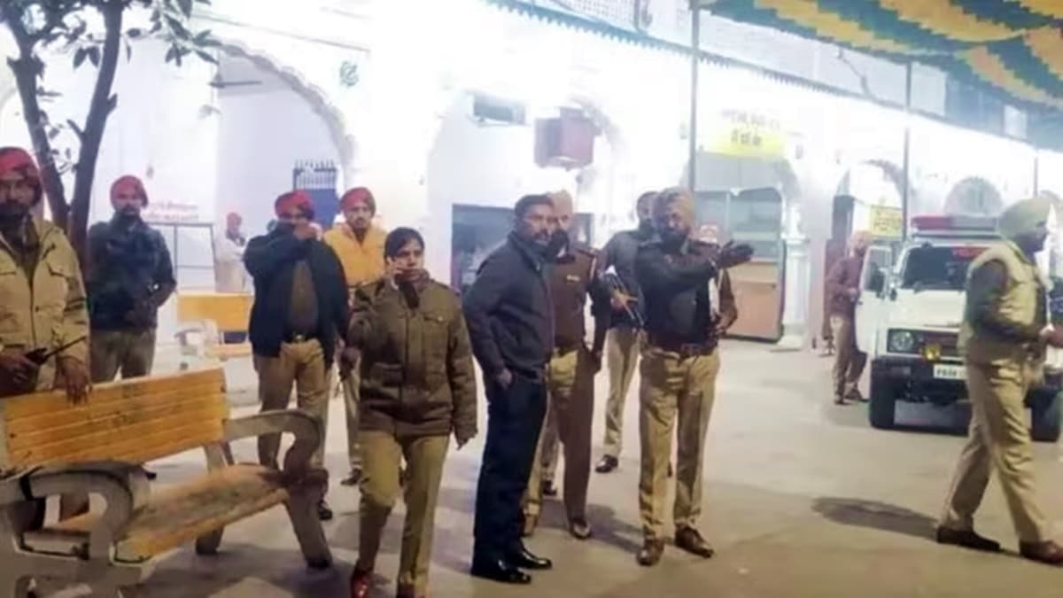Punjab: One constable dead, six injured as Nihangs open fire over ...