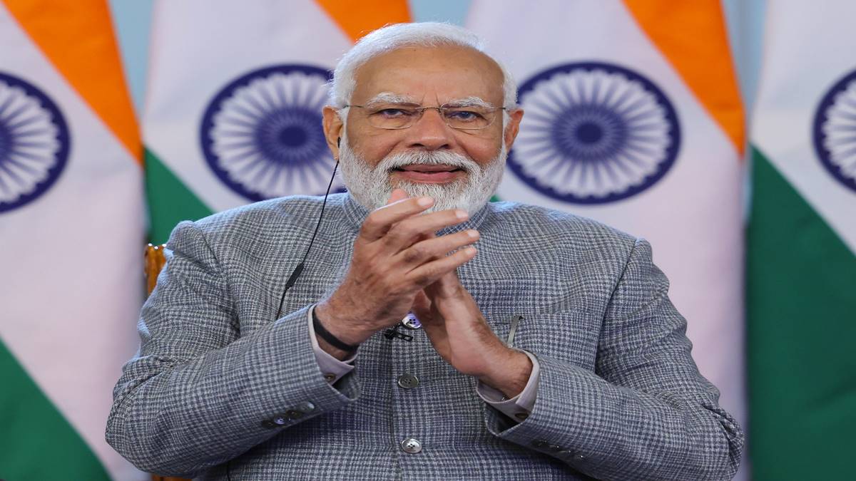 Modi, Nahyan launch RuPay card at Abu Dabhi - Banking & Finance News ...