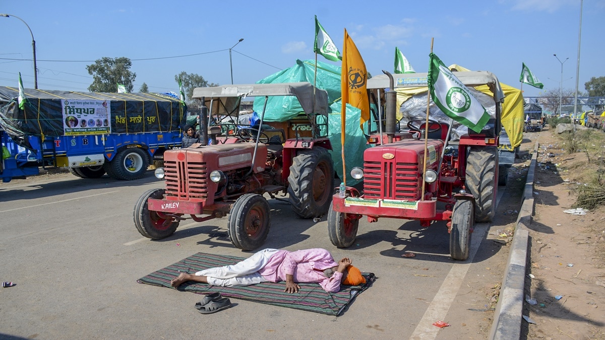 Farmers hold tractor march, massive traffic jams on Delhi-Noida borders ...