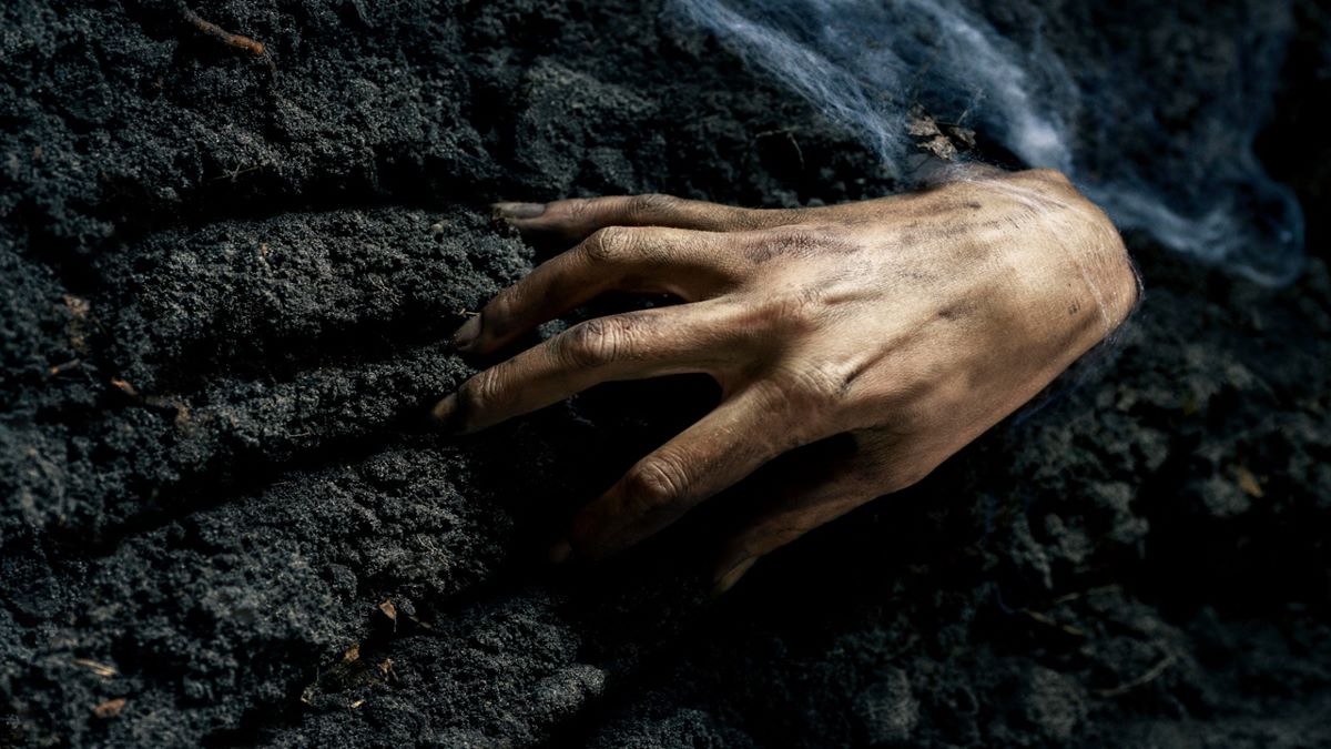 'Zombie Drug' frenzy in Sierra Leone: Addicts dig up graves for flesh ...