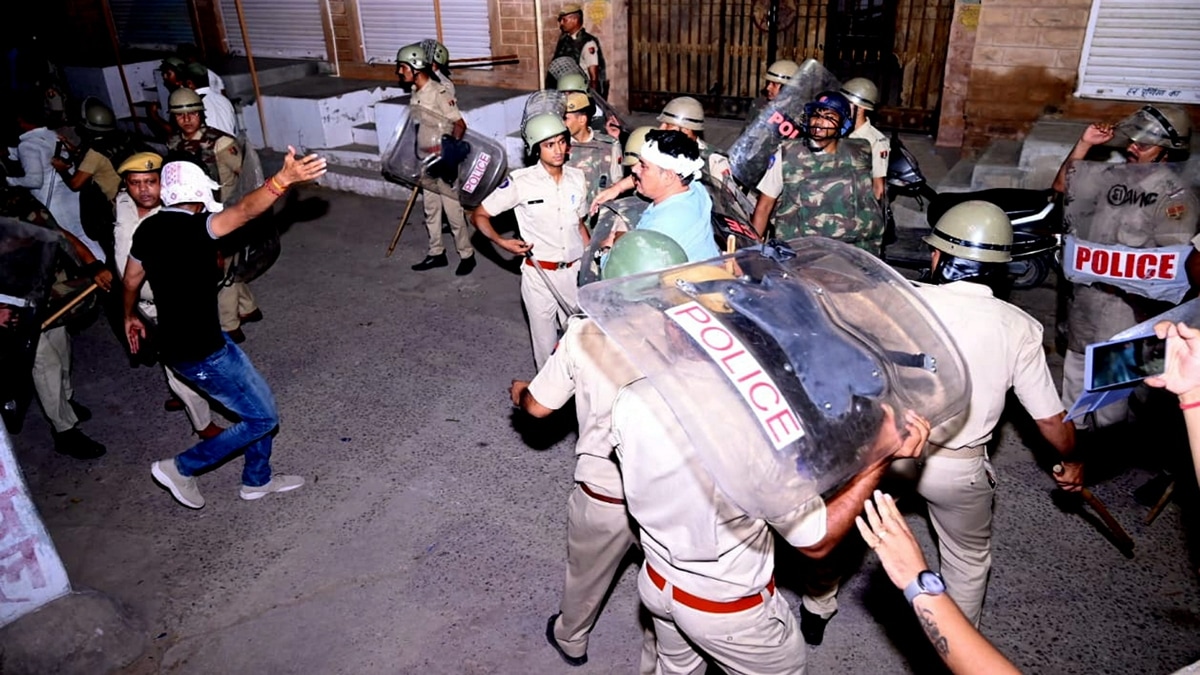 Rajasthan: Communal violence erupts in Jodhpur, cops injured in stone ...