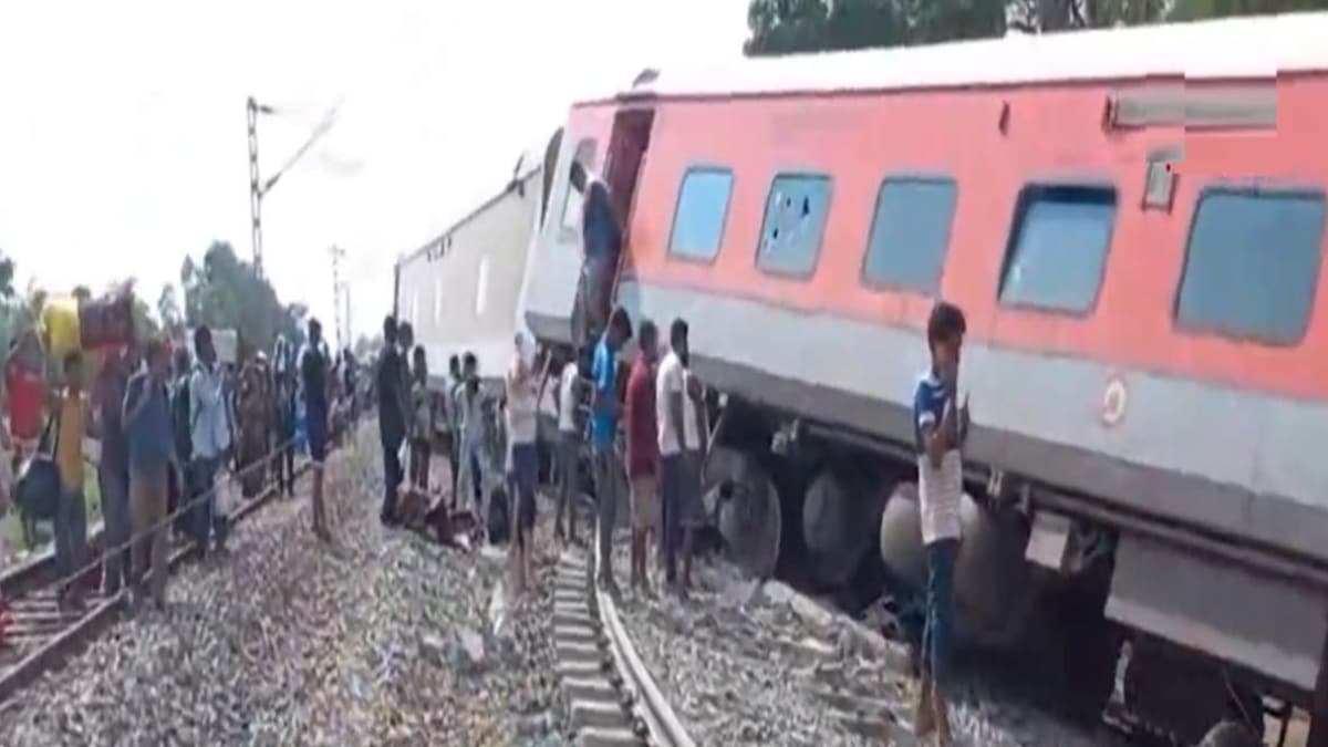 UP Gonda Train Accident Highlights: Two dead, several others injured as ...