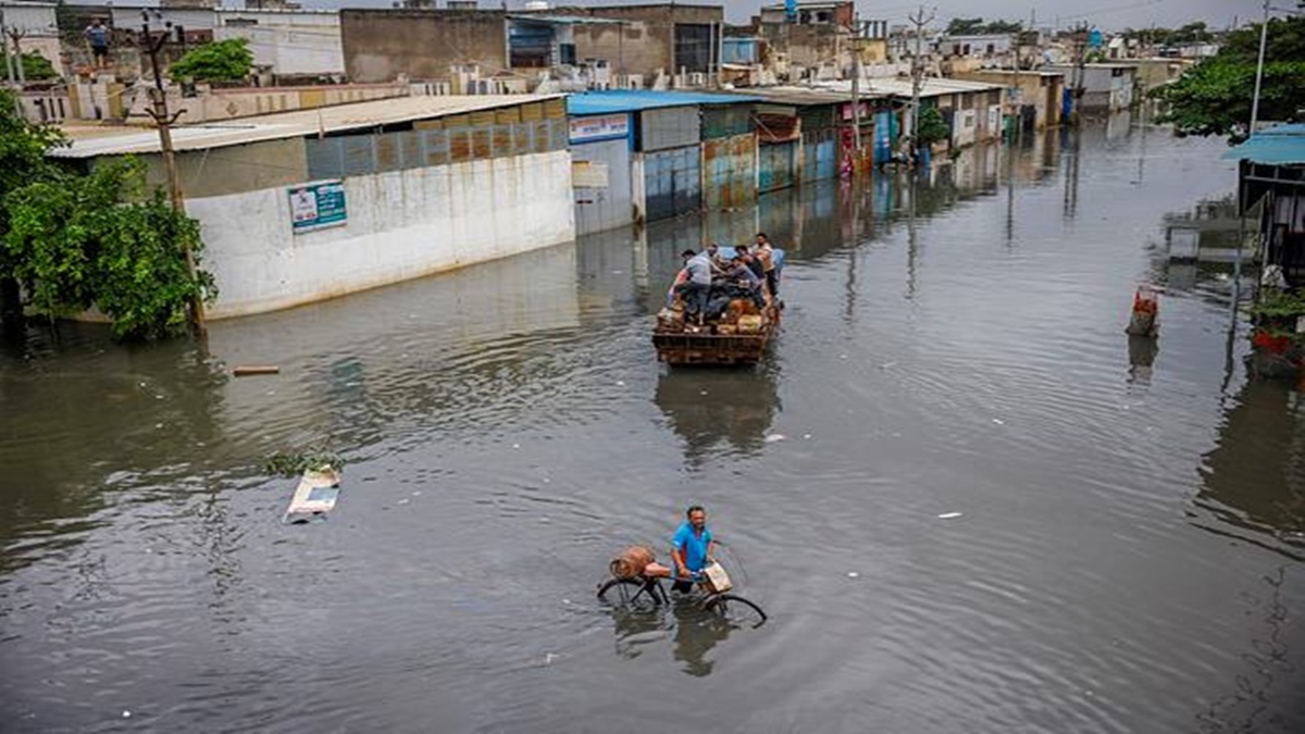 Cyclone Asna: Deep depression likely to turn into cyclonic storm near ...