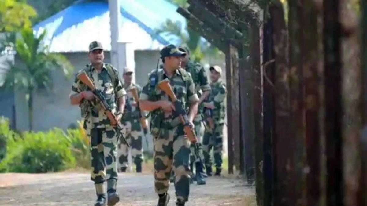 Bangladesh soldiers arrest retired Supreme Court judge near Indian ...