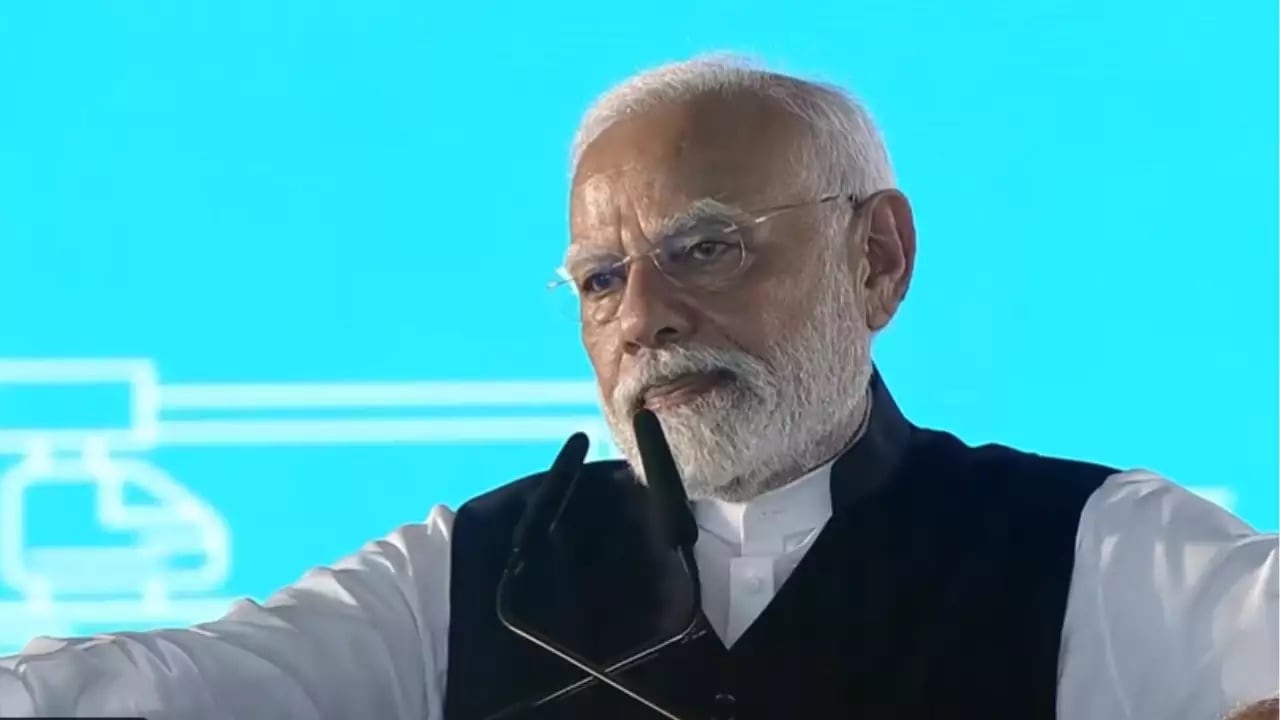 'Bow my head and apologise': PM Modi on Chhatrapati Shivaji statue ...