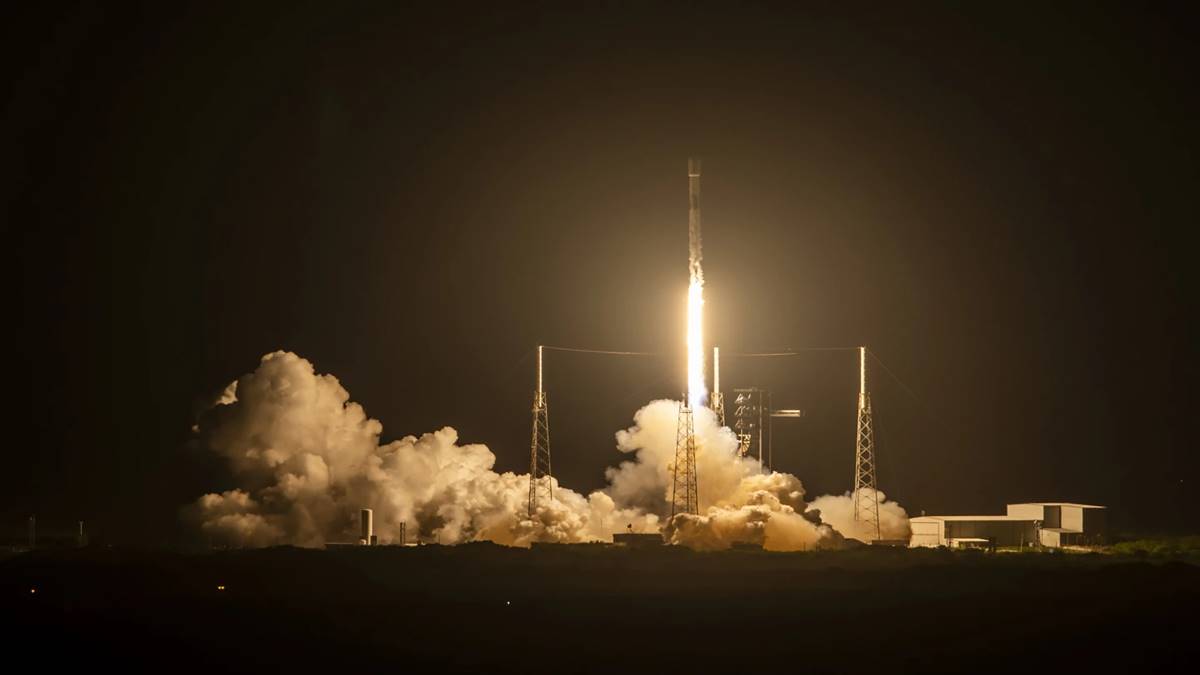 SpaceX's Falcon 9 rocket catches fire, fails to stick landing; FAA puts ...