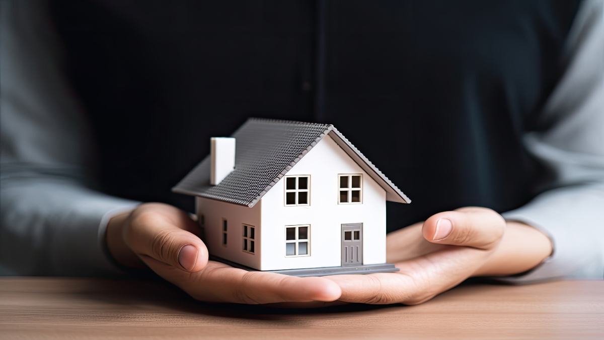Bajaj Housing Finance IPO makes stellar debut, lists at XX% premium ...