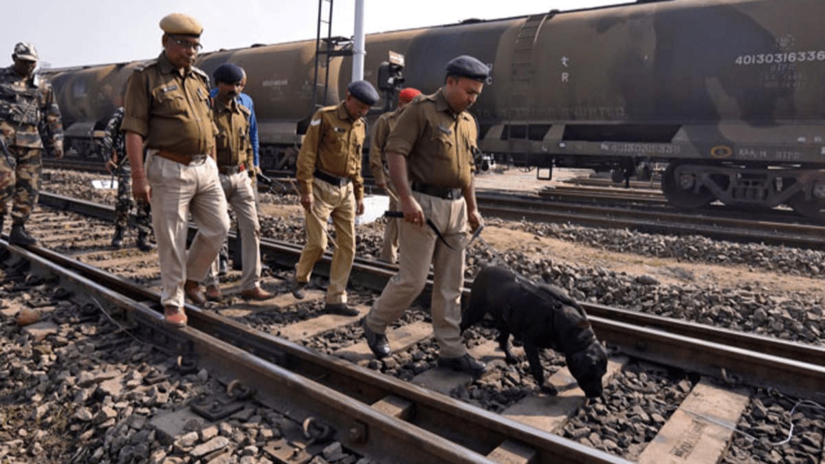 Kalindi Express Derailment bid: Delhi Police advises rail staff to stay ...