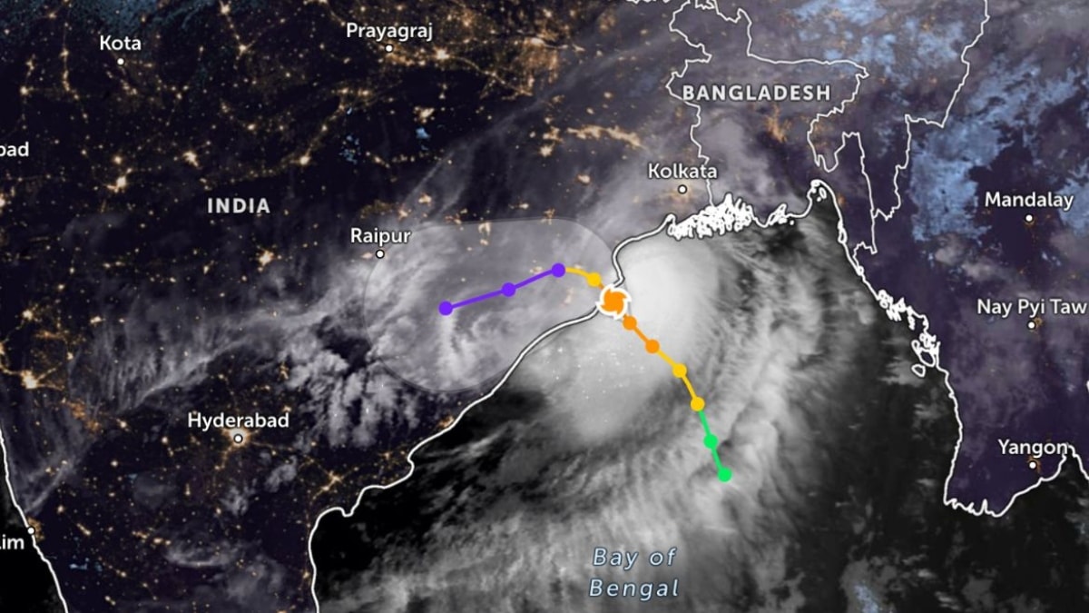 Cyclone Dana to make landfall soon: Lakhs evacuated in Odisha, West ...