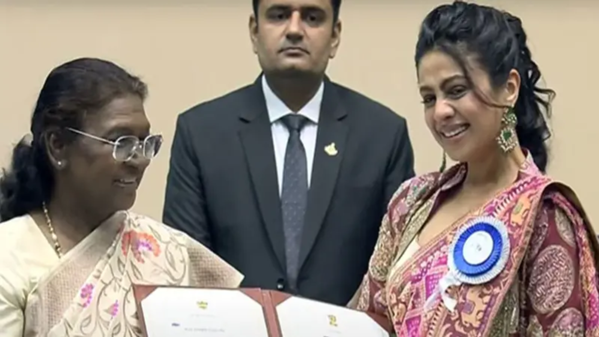 Manasi Parekh breaks down while accepting Best Actress National Award ...