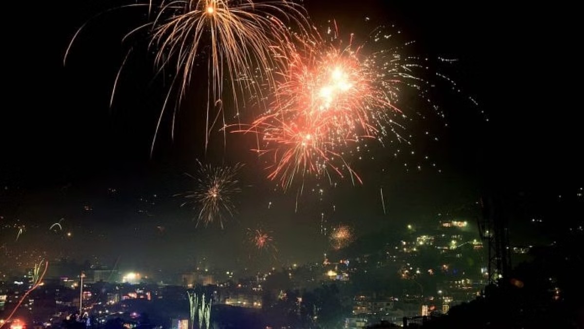 Diwali 2024: Delhi sees record fire-related calls, highest in 13 years ...