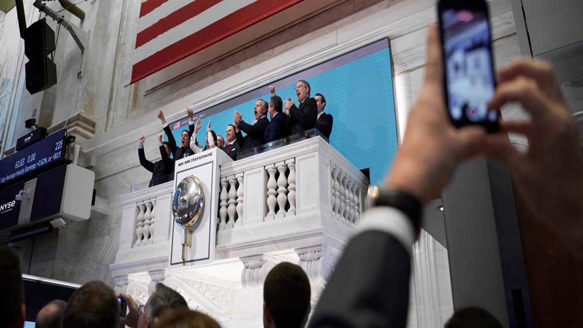 Trump to follow Reagan’s footsteps in ringing NYSE bell - Investing ...