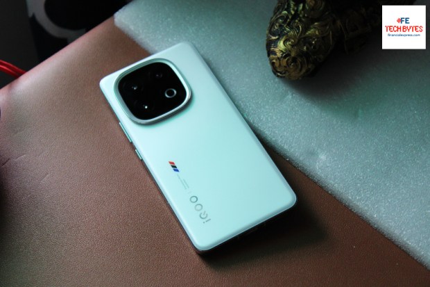 iQOO 13 unboxing & first look: Top specs, features, India price, and ...