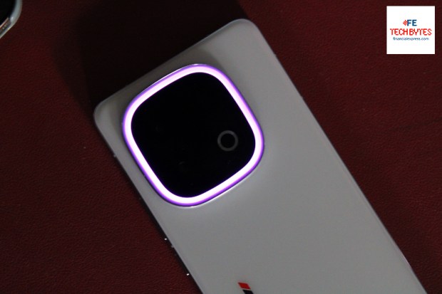 iQOO 13 unboxing & first look: Top specs, features, India price, and ...