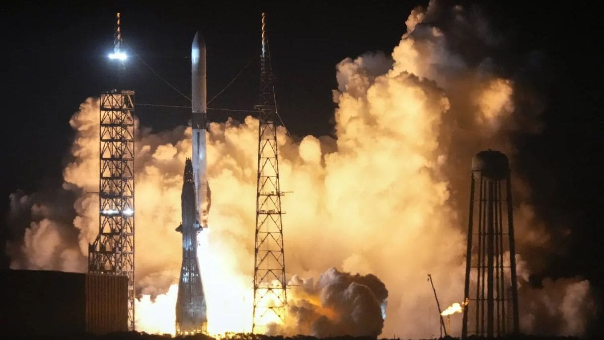 Setback for Jeff Bezos' Blue Origin: New Glenn Rocket reaches orbit ...