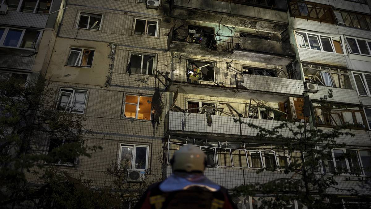 Kyiv comes under large-scale Russian drone, missile attack with ...