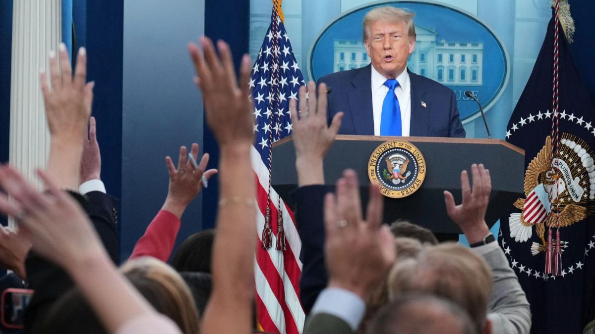 'Absolutely, without question': Donald Trump says he would consider ...