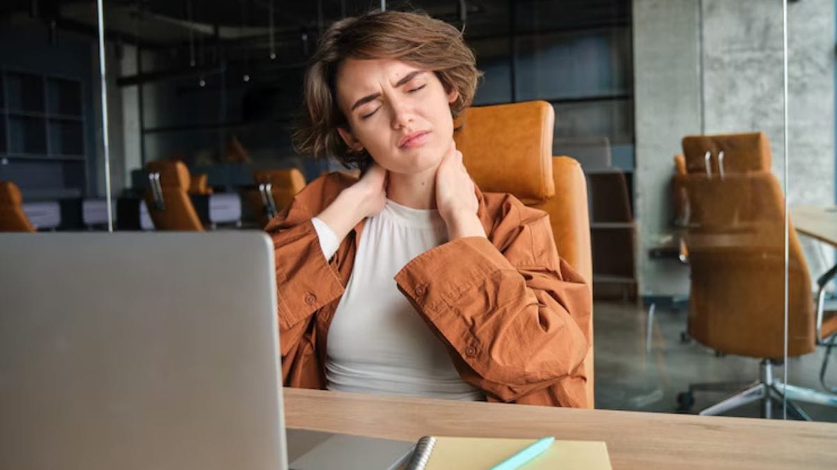 Your laptop may be destroying your neck and spine—watch for these 5 ...