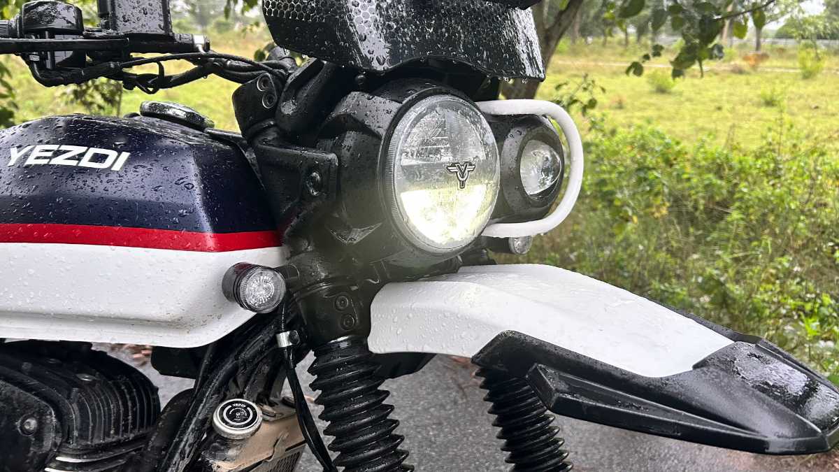 2025 Yezdi Adventure review: The do it all motorcycle - Auto Reviews ...